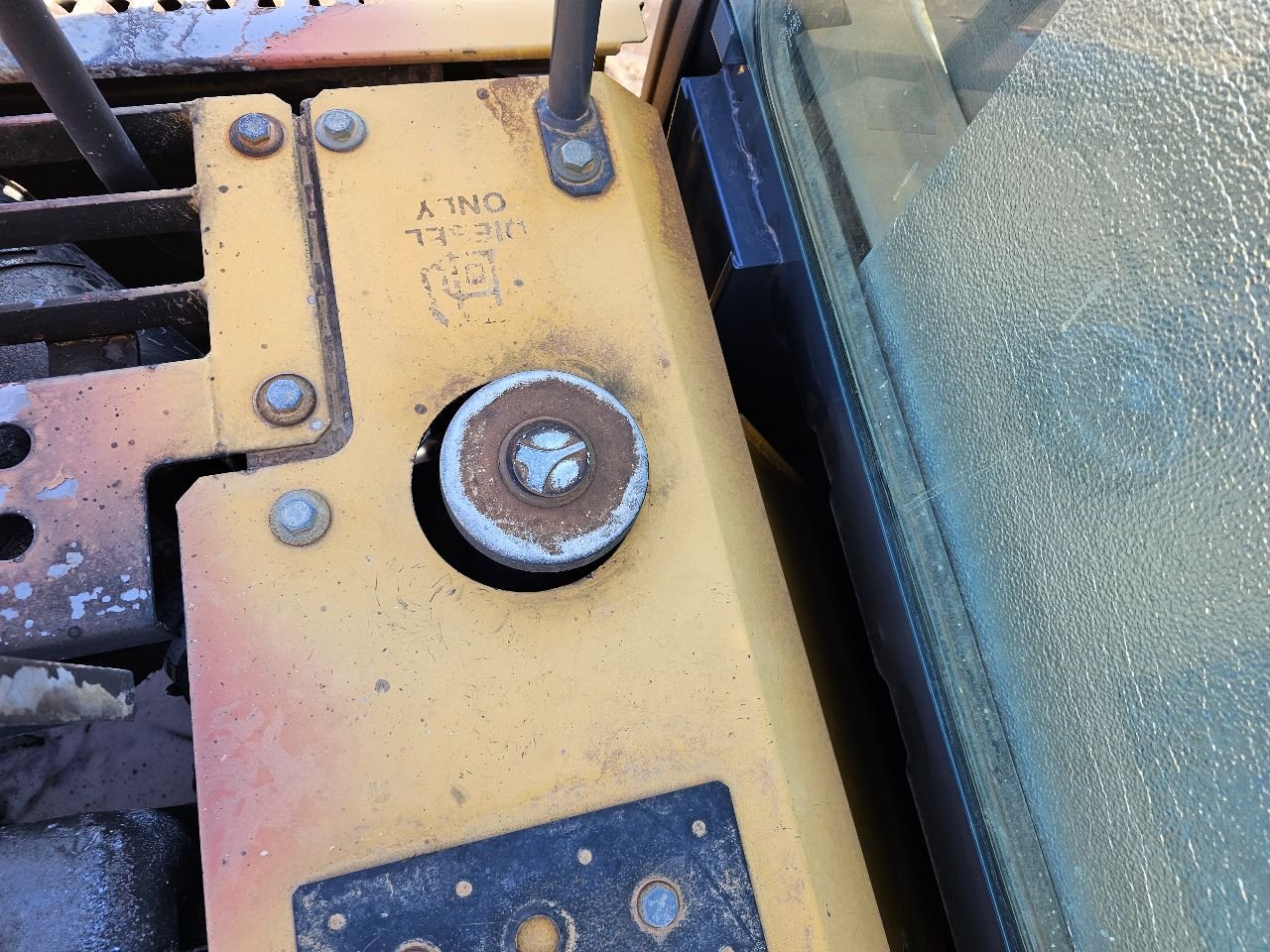 5007543 | John Deere 225C LC Fuel Tank for Sale