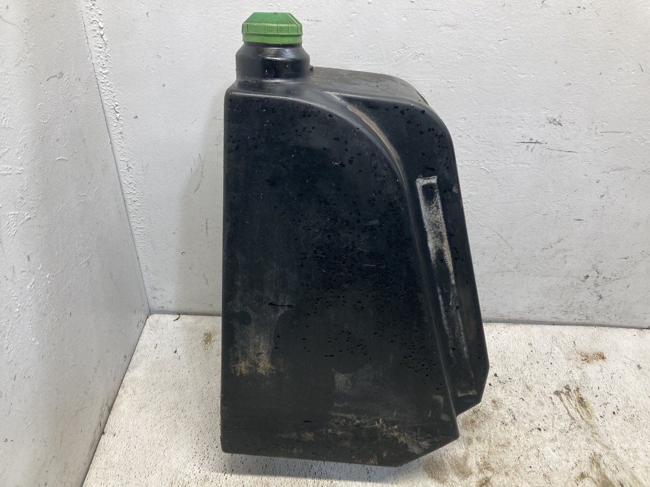 6589025 | Bobcat 325 Fuel Tank for Sale