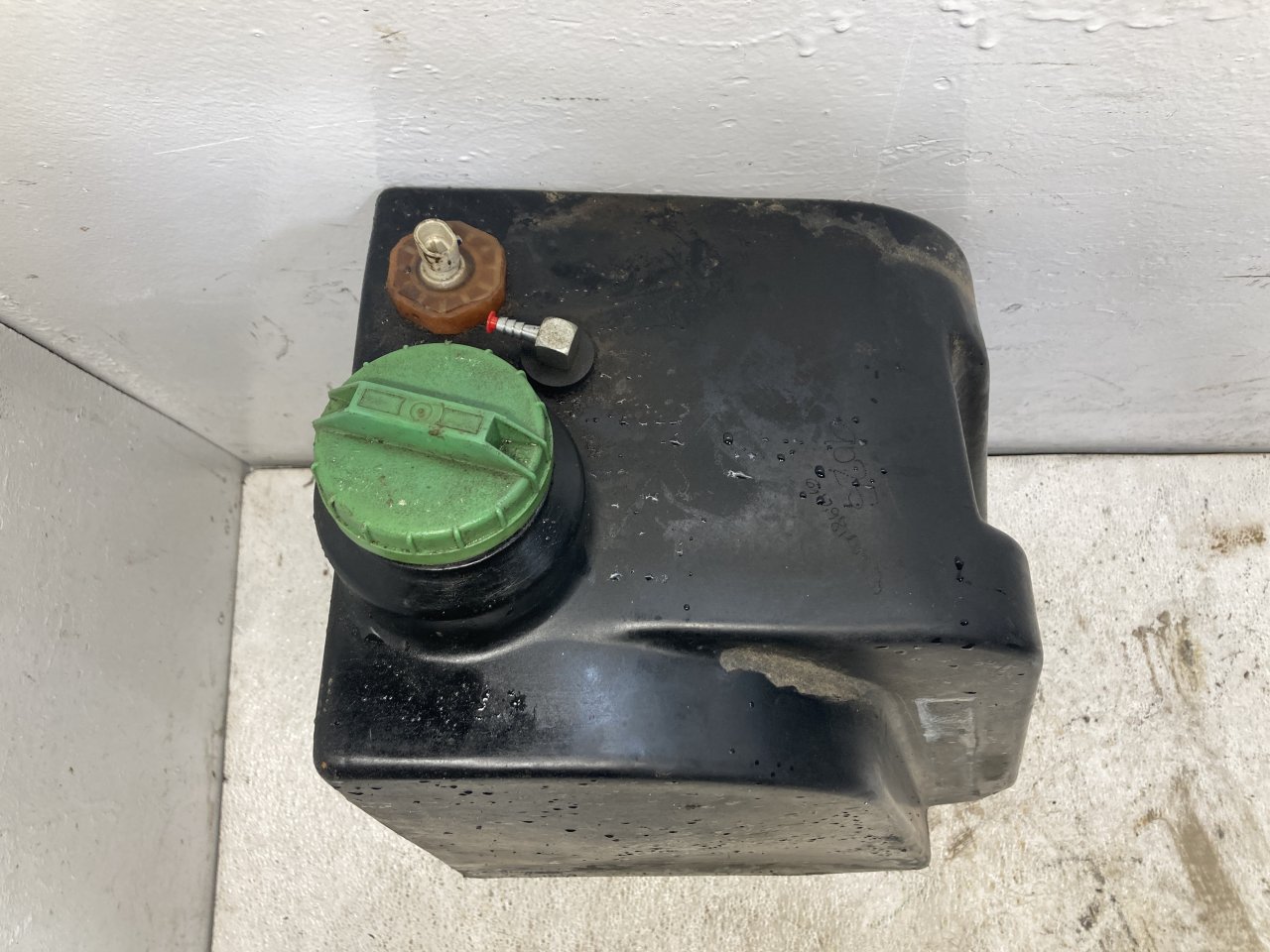 6589025 | Bobcat 325 Fuel Tank for Sale