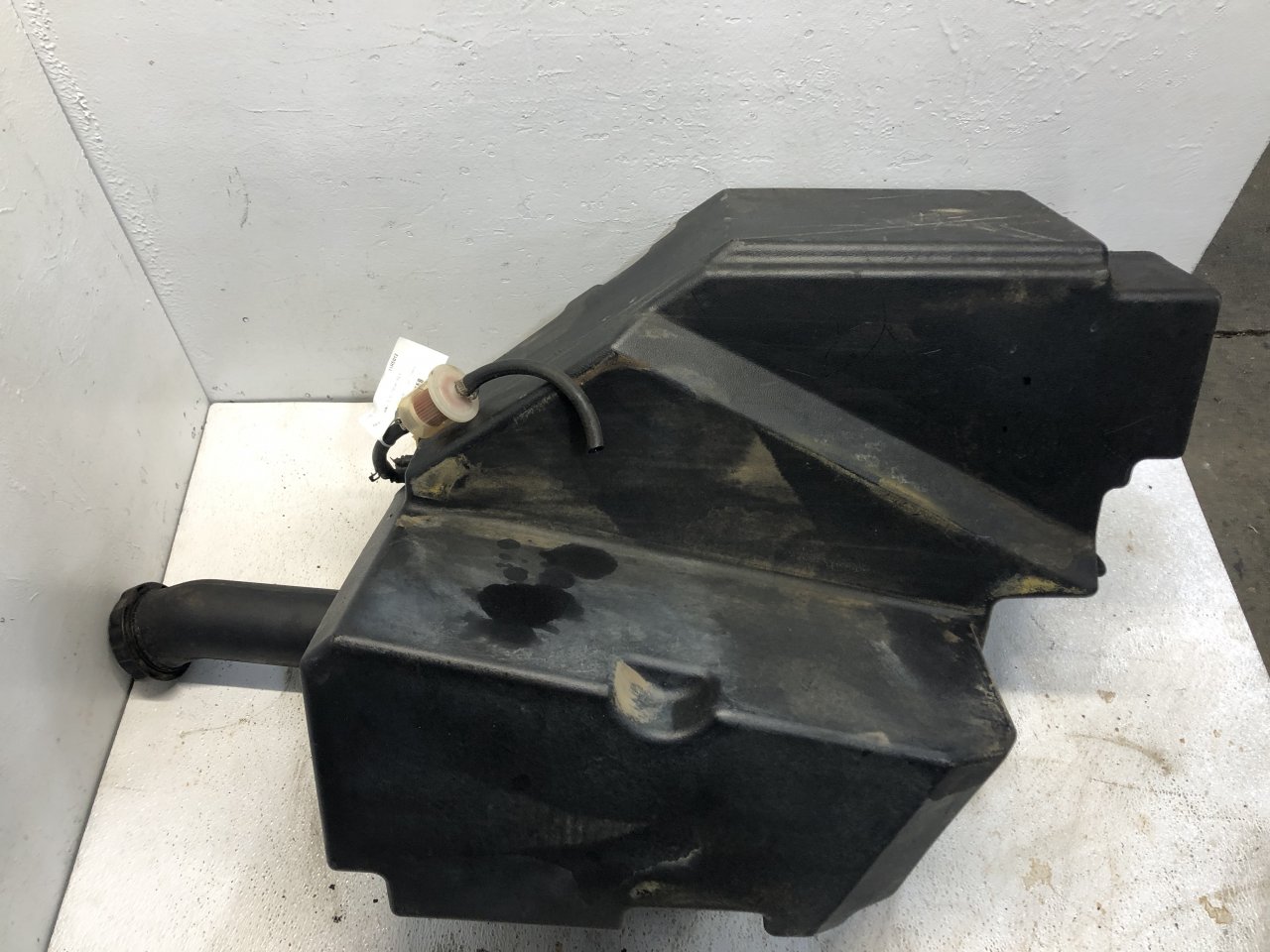 84512885 | New Holland L220 Fuel Tank for Sale