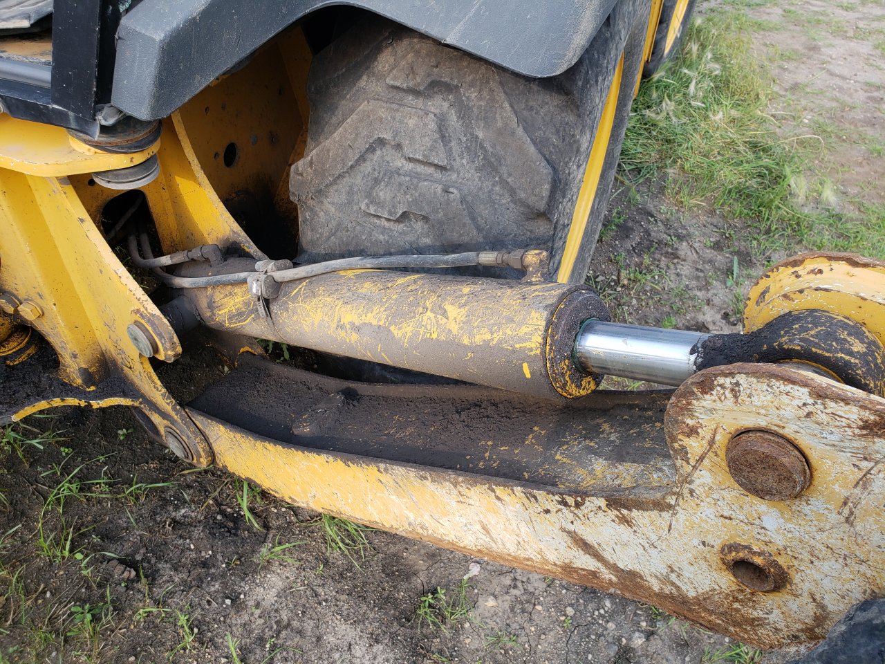 AHC11118 | John Deere 310SK Hydraulic Cylinder for Sale