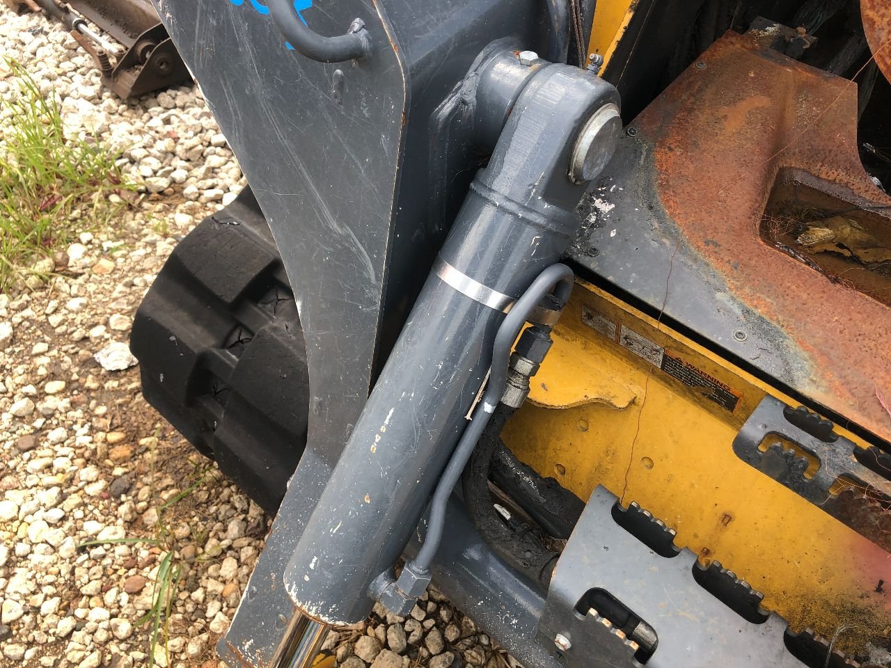 AHC18283 | John Deere 333G Hydraulic Cylinder for Sale