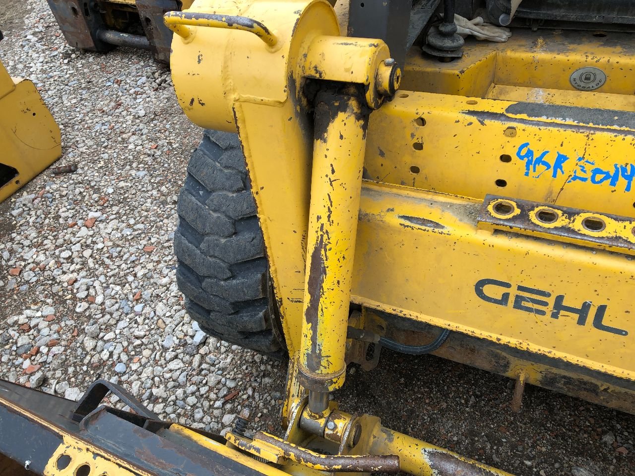 096533 | Gehl 4625SX Hydraulic Cylinder for Sale