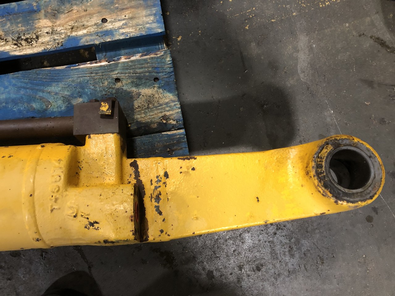 AR89279 | John Deere 544B Hydraulic Cylinder for Sale