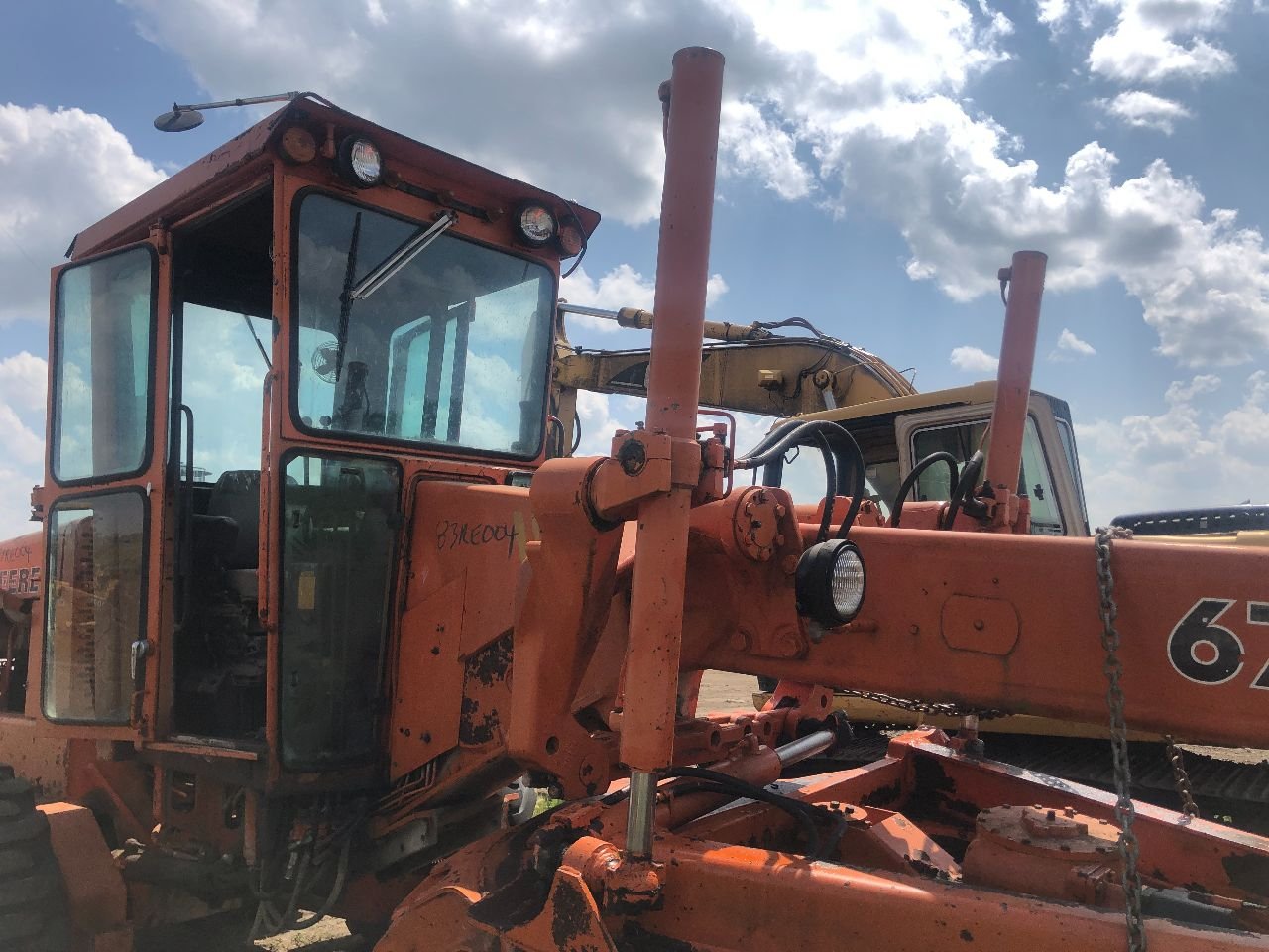 AT43670 | John Deere 670A Hydraulic Cylinder for Sale