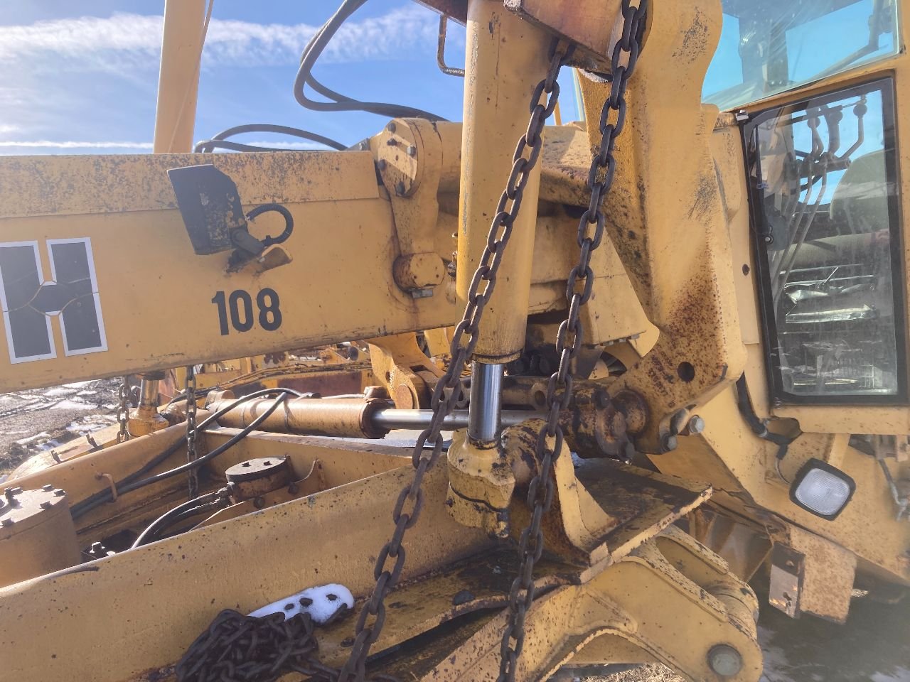 AH233890 | John Deere 770BH Hydraulic Cylinder for Sale