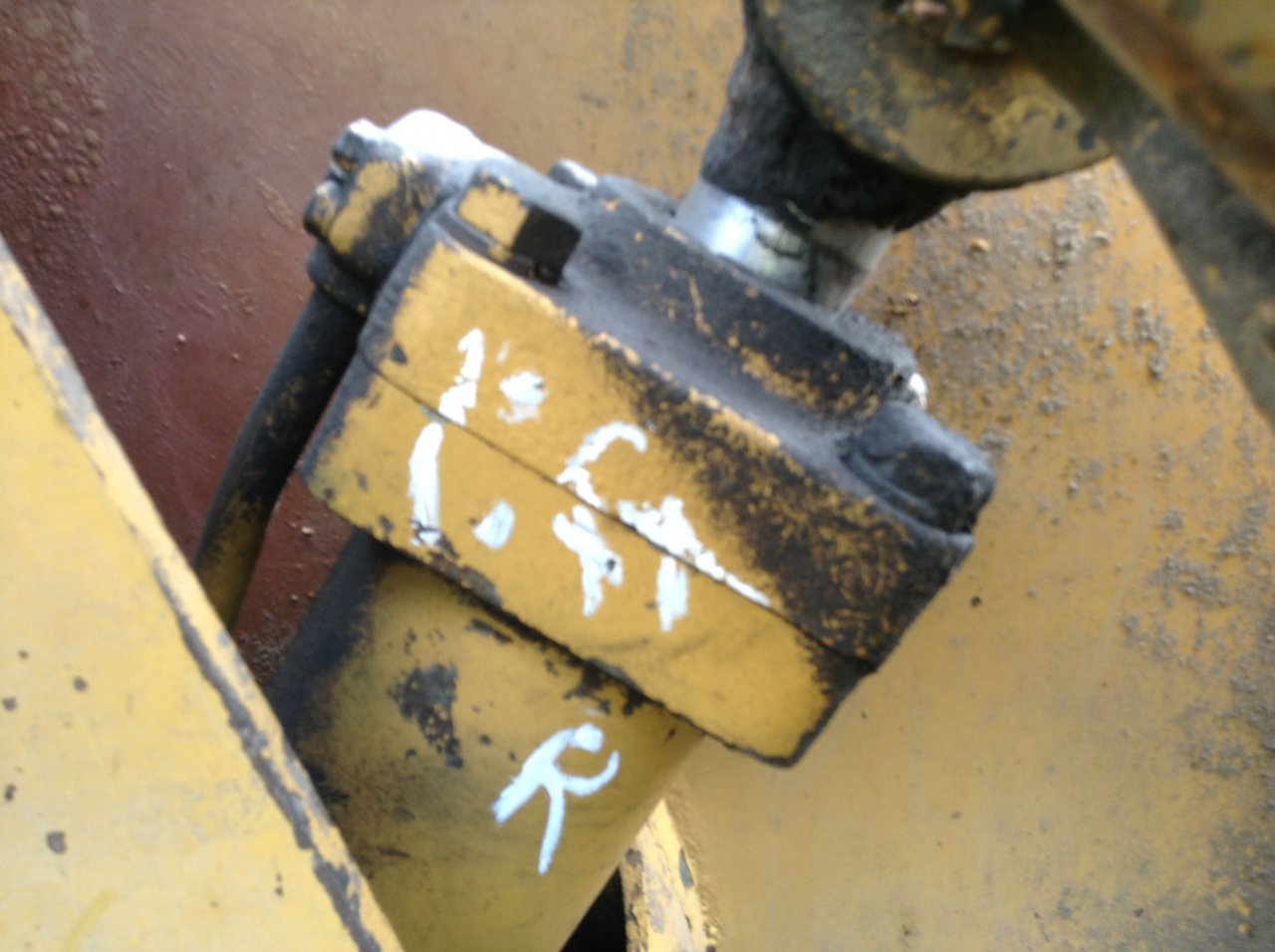 7J-9871 | CAT 930 Hydraulic Cylinder for Sale