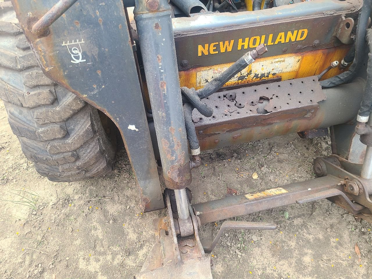 New Holland L225 Hydraulic Cylinder for Sale