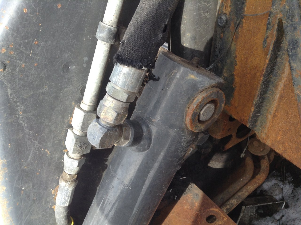 87038982 | New Holland LT185 Hydraulic Cylinder for Sale