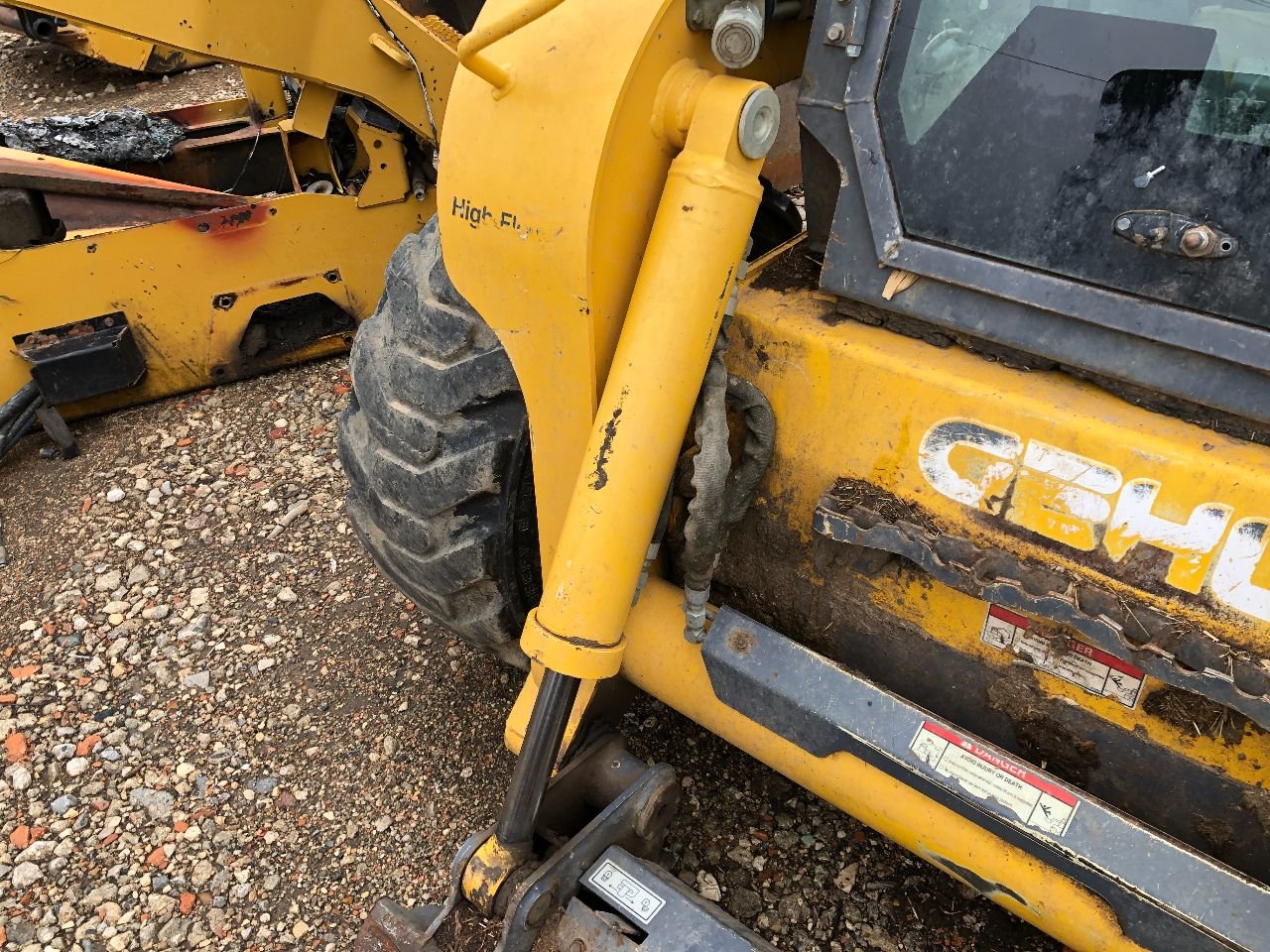 140768 | Gehl SL7810 Hydraulic Cylinder for Sale