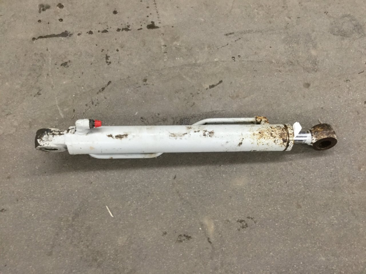 1900081300 | Takeuchi TL130 Hydraulic Cylinder for Sale