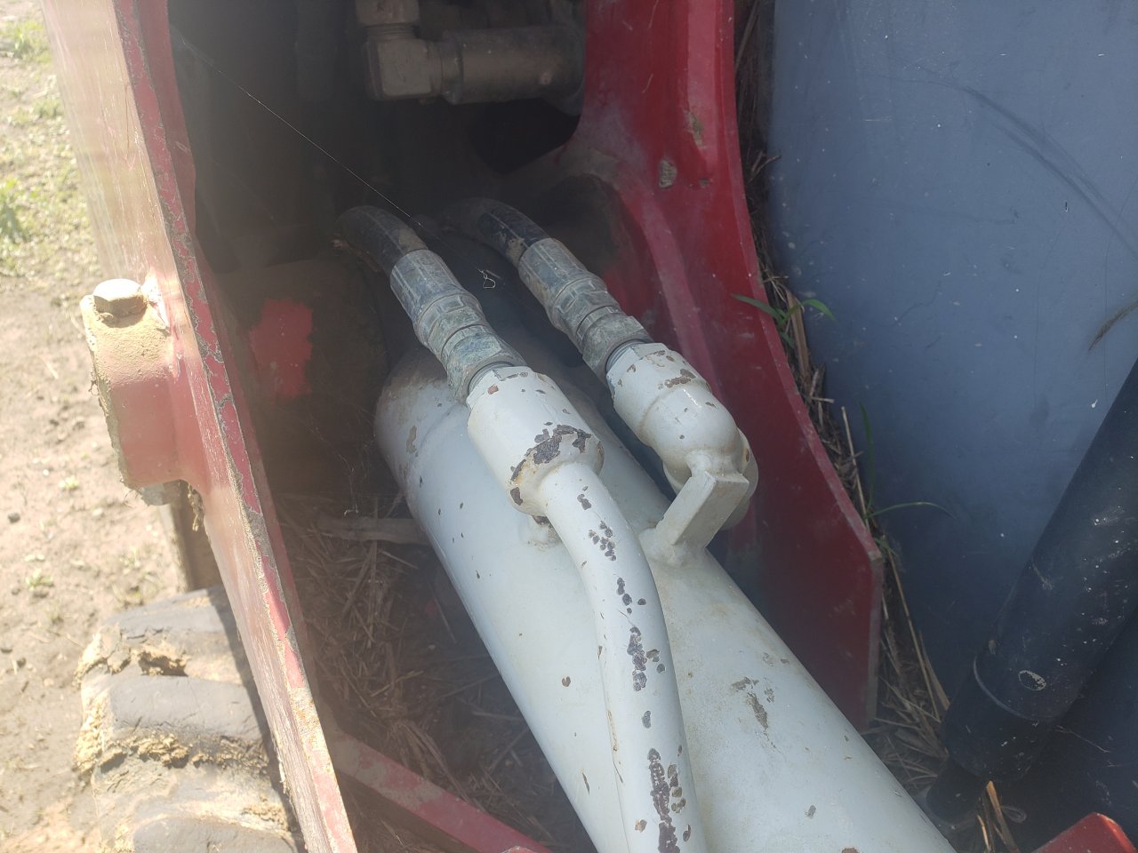 1900081800 | Takeuchi TL130 Hydraulic Cylinder for Sale