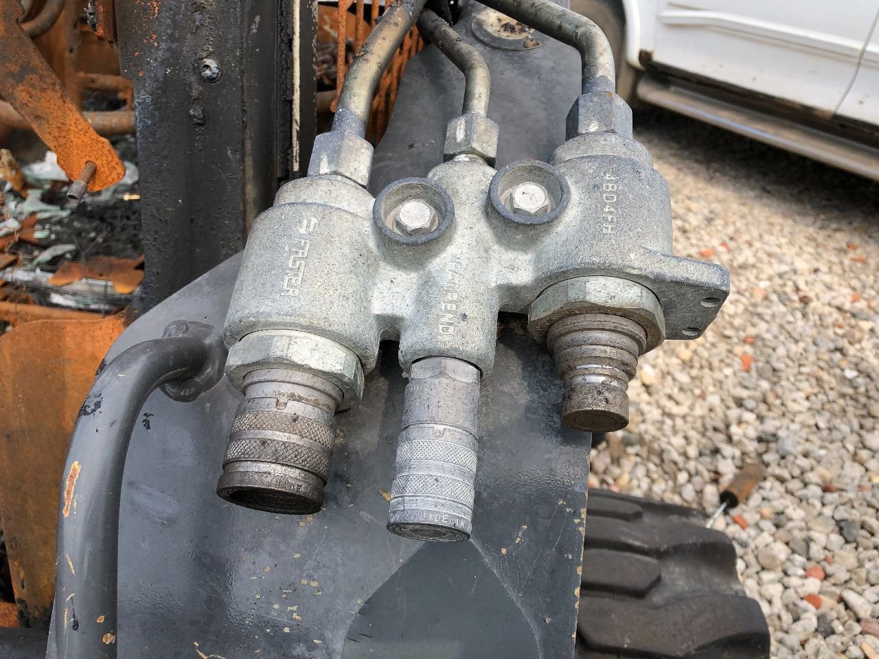 4BD4FH | New Holland L228 Equip Auxiliary Coupler for Sale