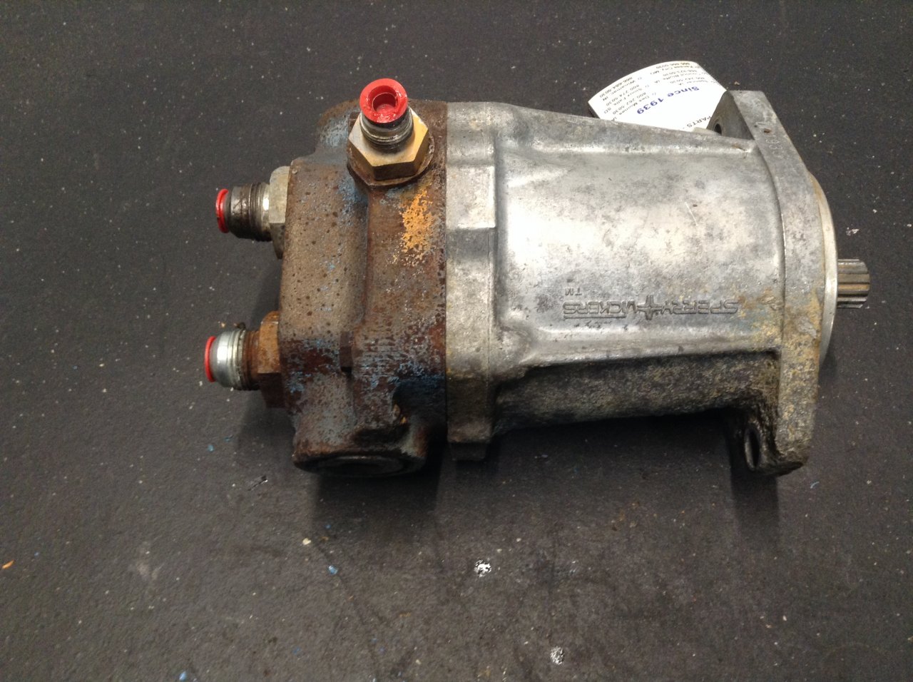 D91933 | Case 1845B Hydraulic Motor for Sale