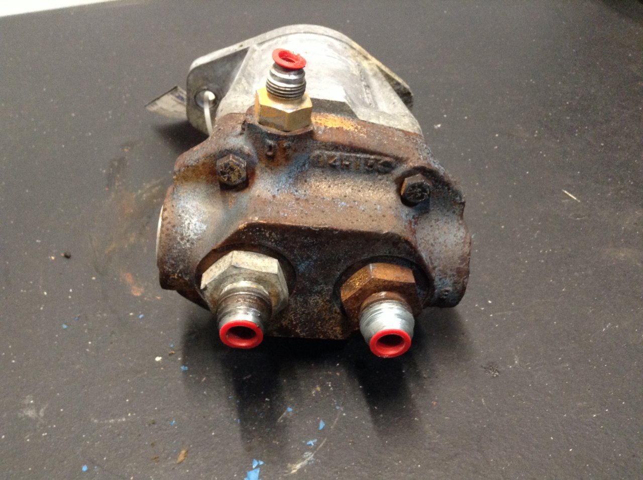 D91933 | Case 1845B Hydraulic Motor for Sale