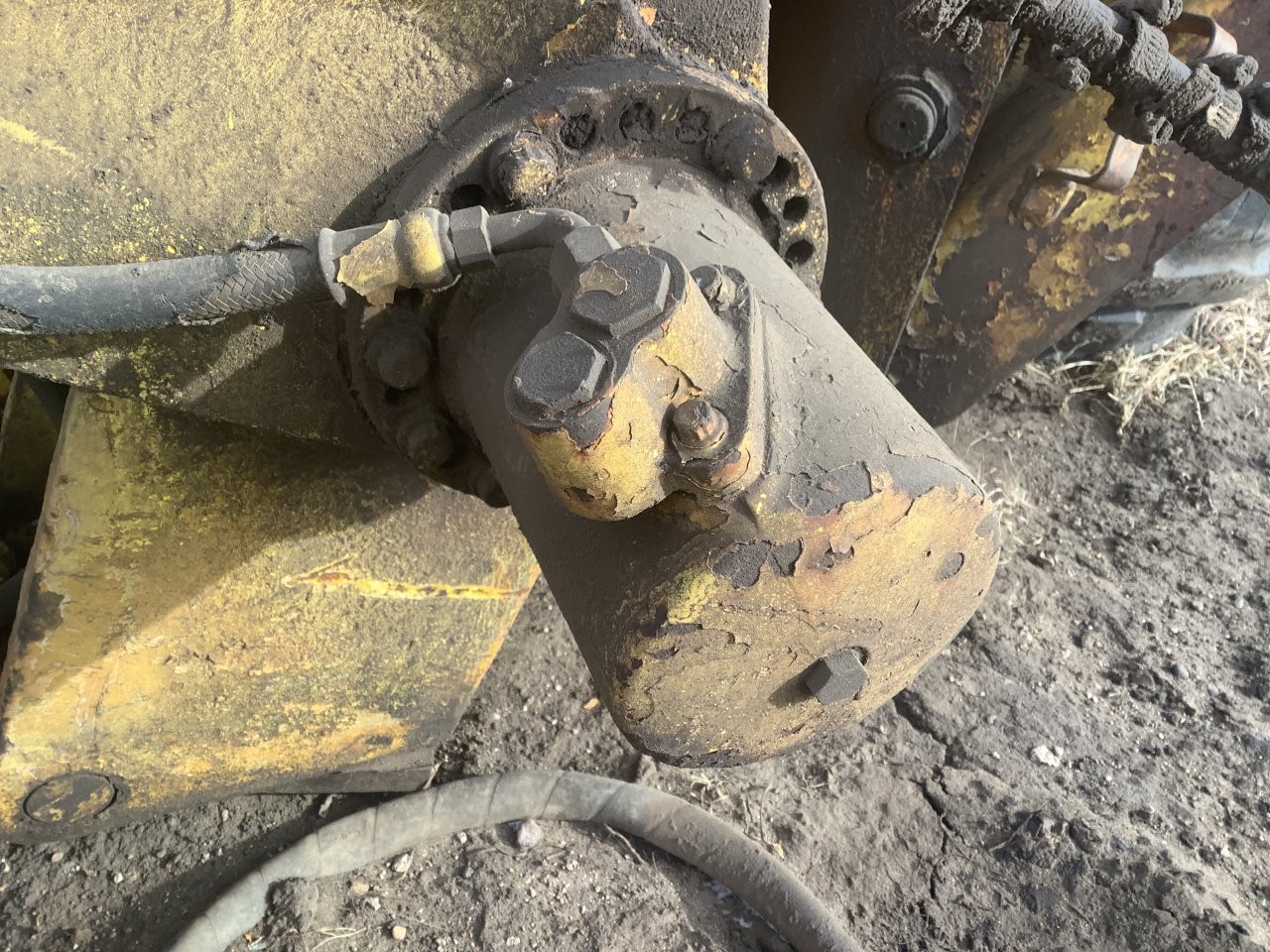 International 2500B Hydraulic Motor for Sale
