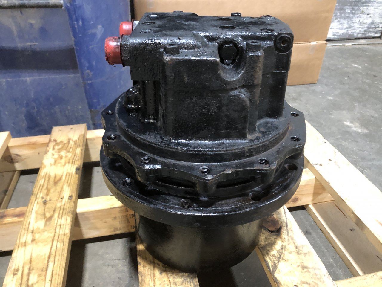 AT438421 | John Deere 323D Hydraulic Motor for Sale