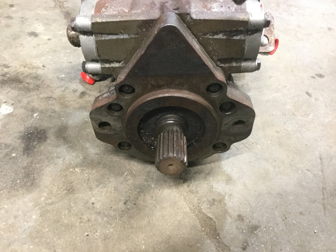 H673152 | Case 1835C Hydraulic Pump for Sale