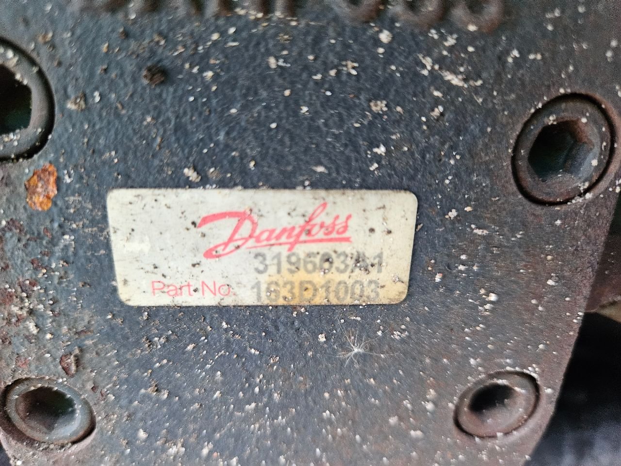 163D1003 | Case 1840 Hydraulic Pump for Sale