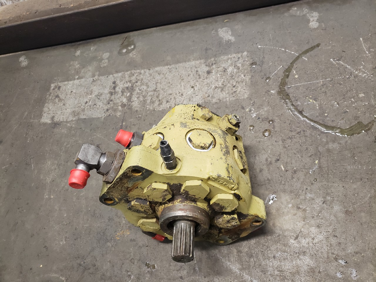 AR45345 | John Deere 644A Hydraulic Pump for Sale