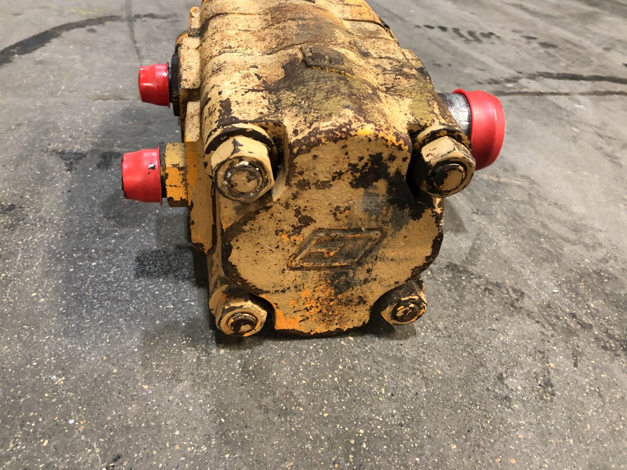 L55247 | Case 680E Hydraulic Pump for Sale