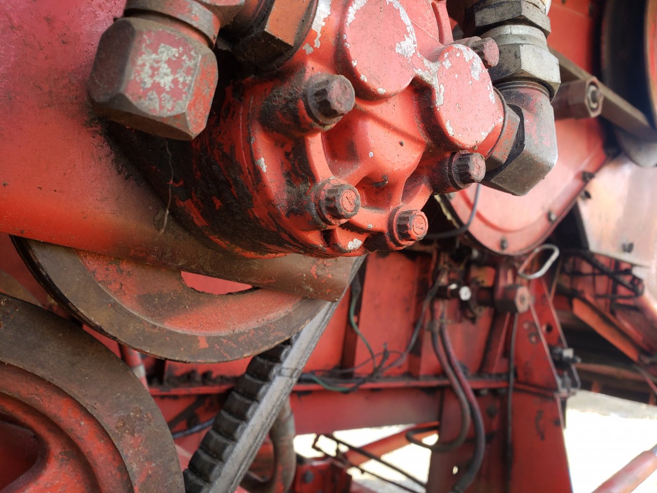 24307 LBN | Massey Ferguson 850 Hydraulic Pump for Sale