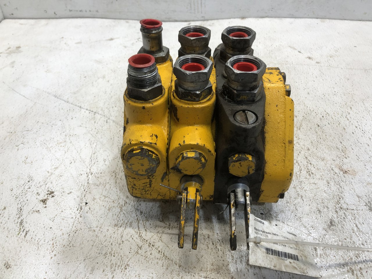 AT39958 | John Deere 544B Hydraulic Valve for Sale