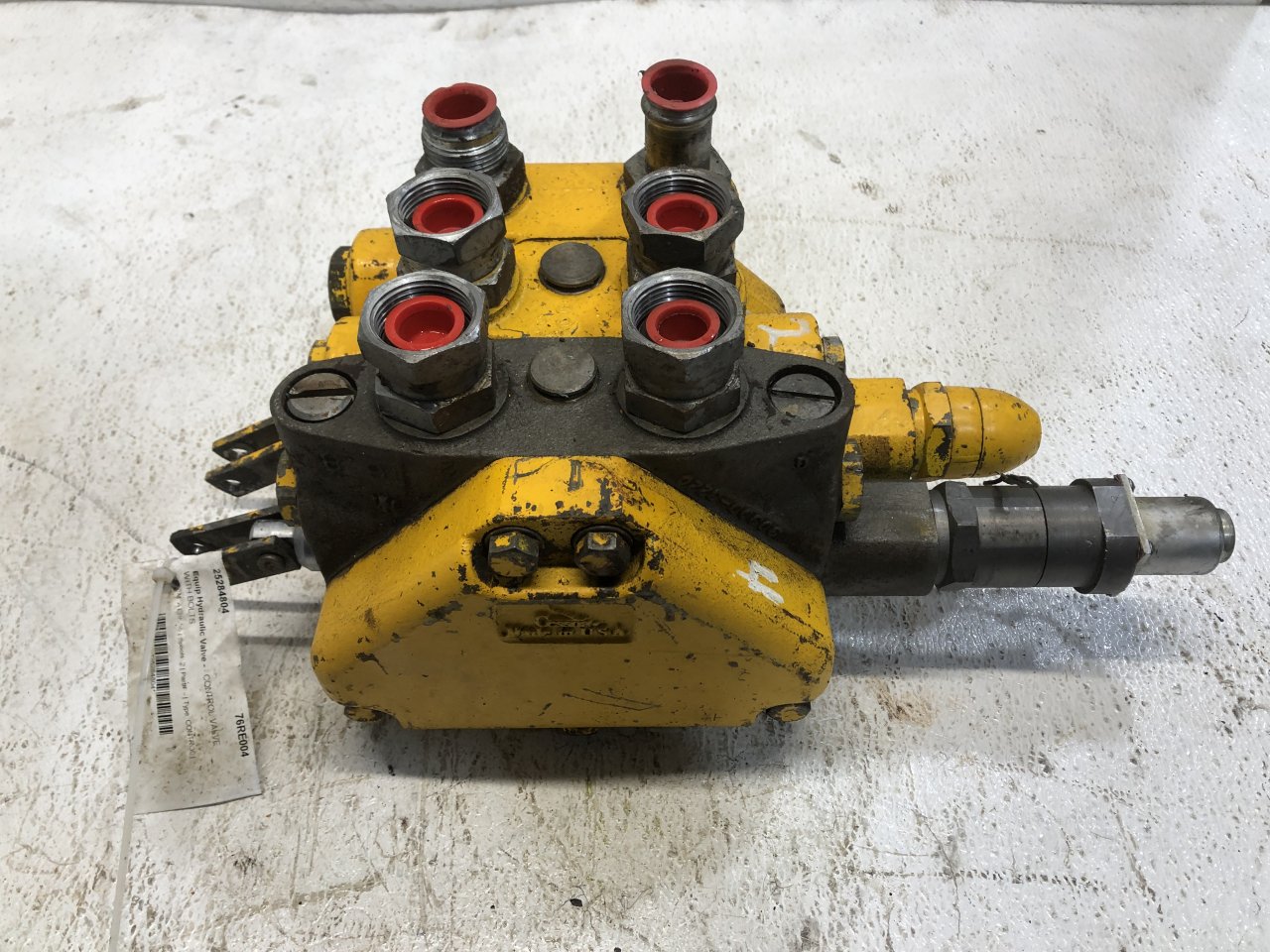 AT39958 | John Deere 544B Hydraulic Valve for Sale