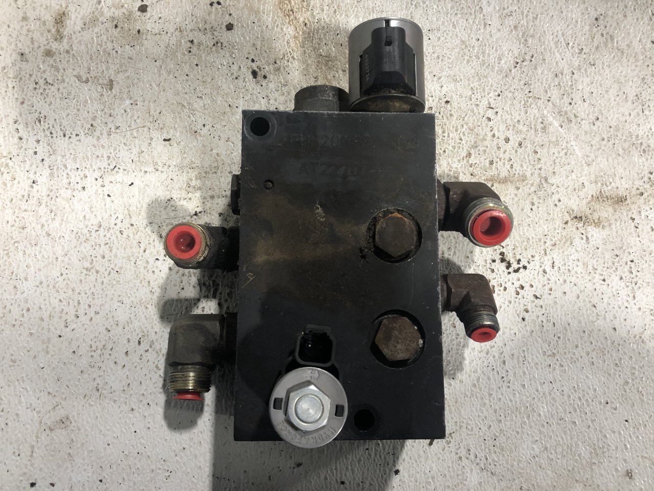 AT227023 | John Deere 544J Hydraulic Valve for Sale