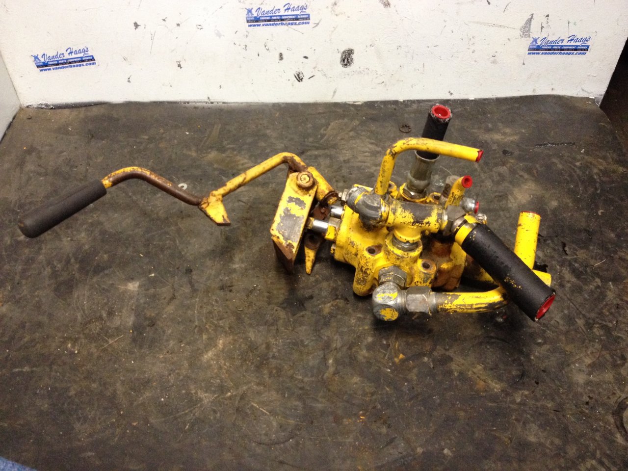 D45040 | Case 580CK Hydraulic Valve for Sale
