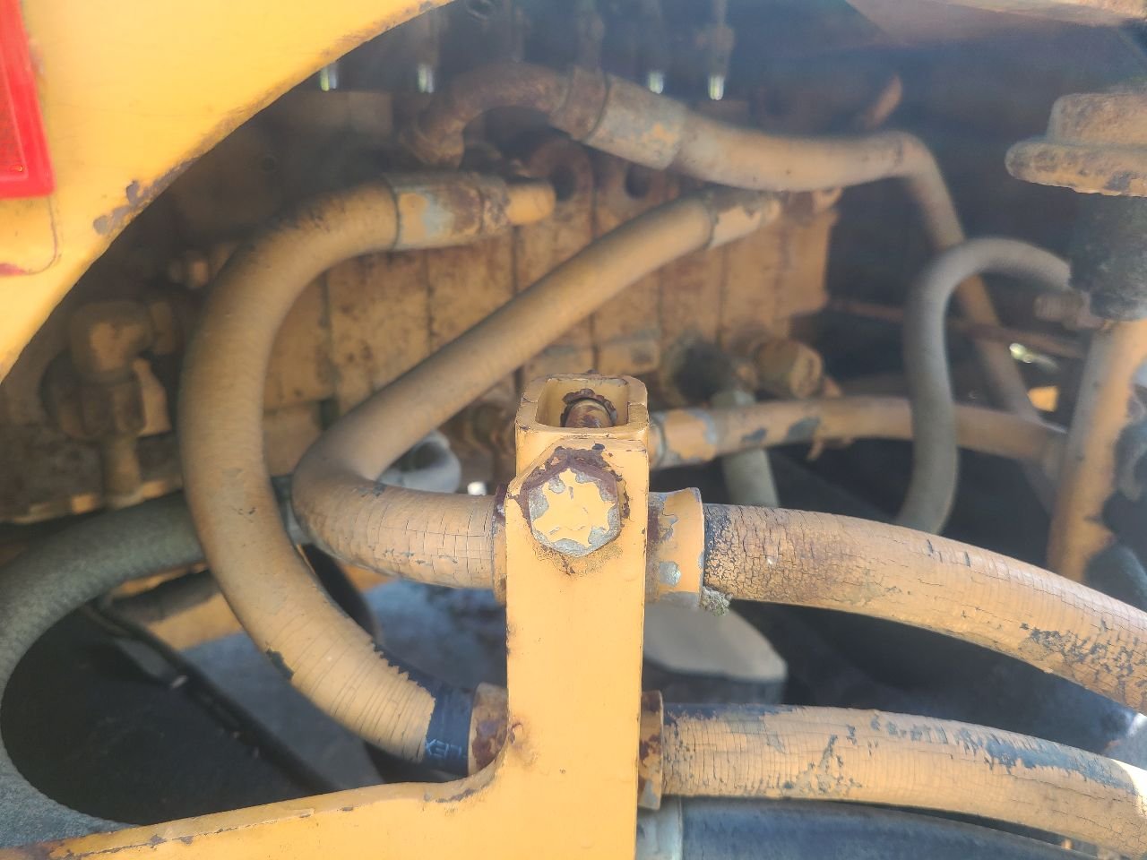 G109583 | Case 580K Hydraulic Valve for Sale