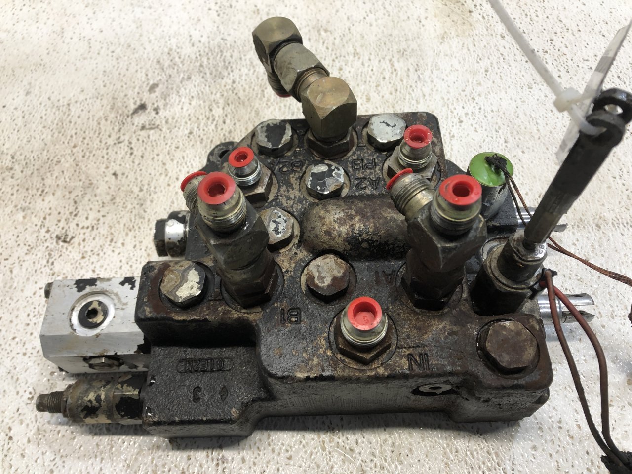 87431790 | Case 60XT Hydraulic Valve for Sale