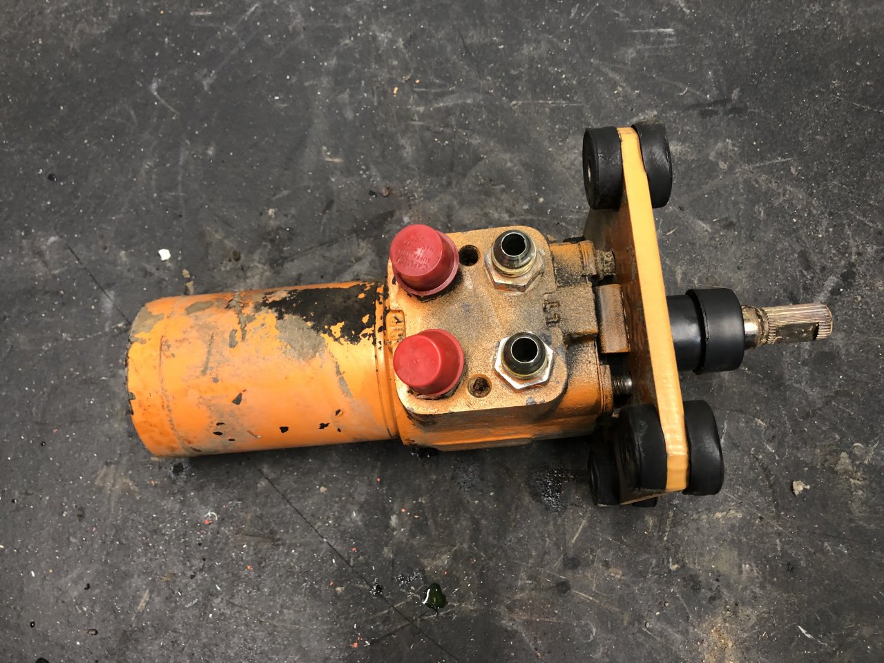 135604a1 | Case 621B Hydraulic Valve for Sale