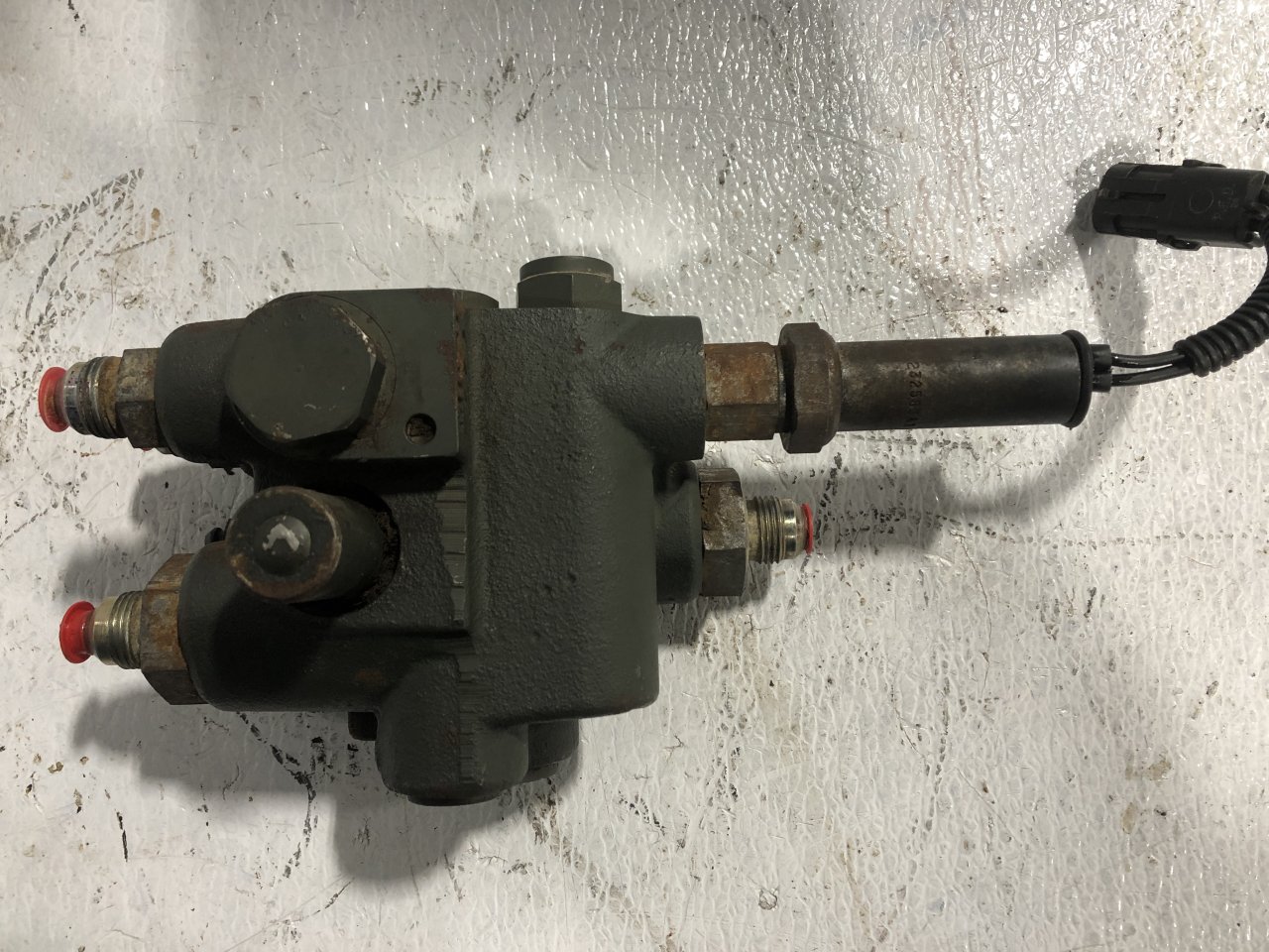 Case 621C Hydraulic Valve for Sale