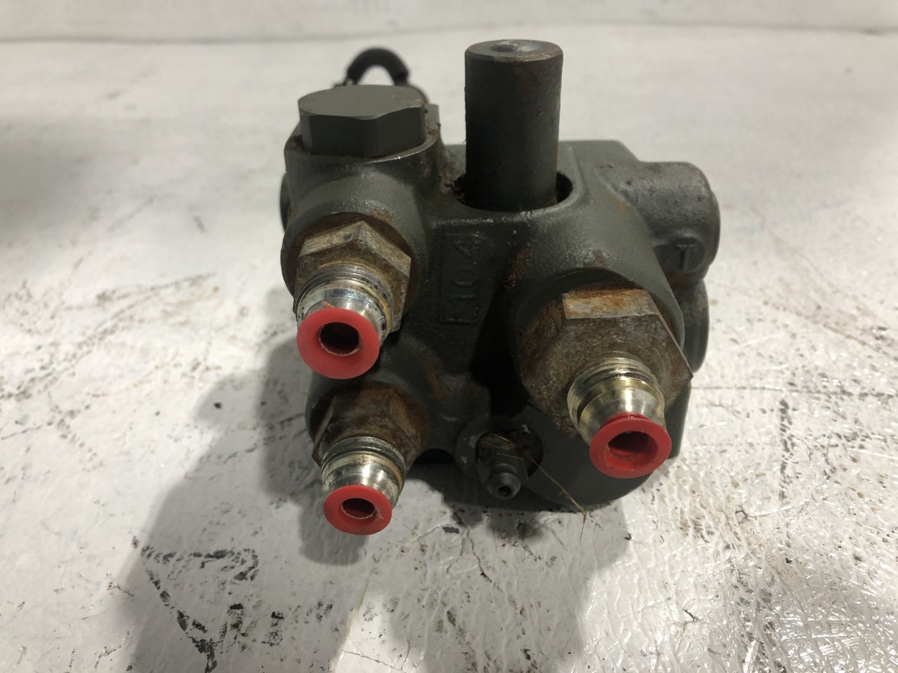 Case 621C Hydraulic Valve for Sale
