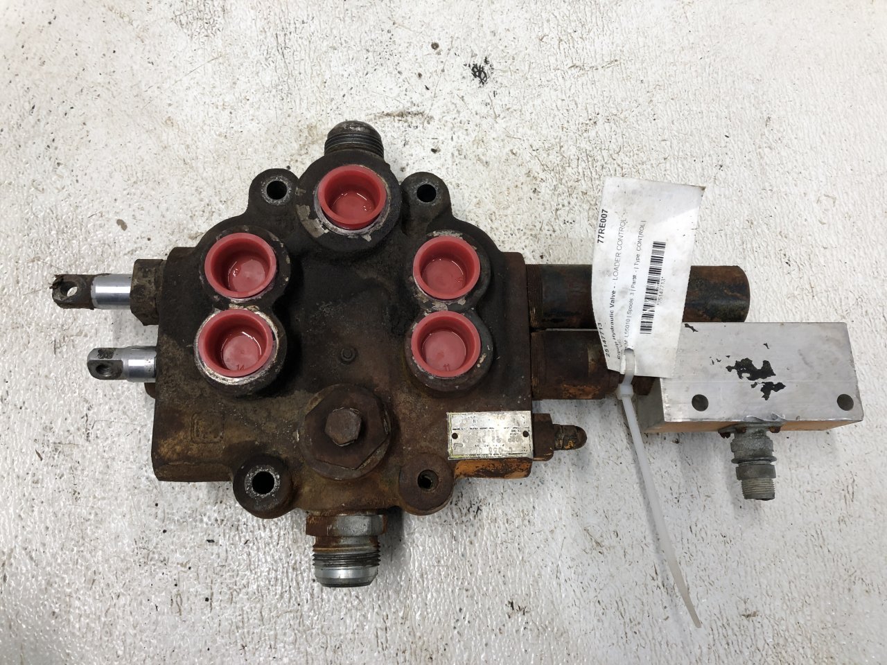 L55010 | Case 680E Hydraulic Valve for Sale