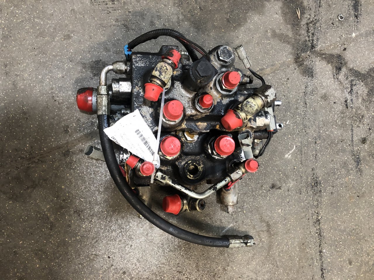 6812927 | Bobcat 763 Hydraulic Valve for Sale