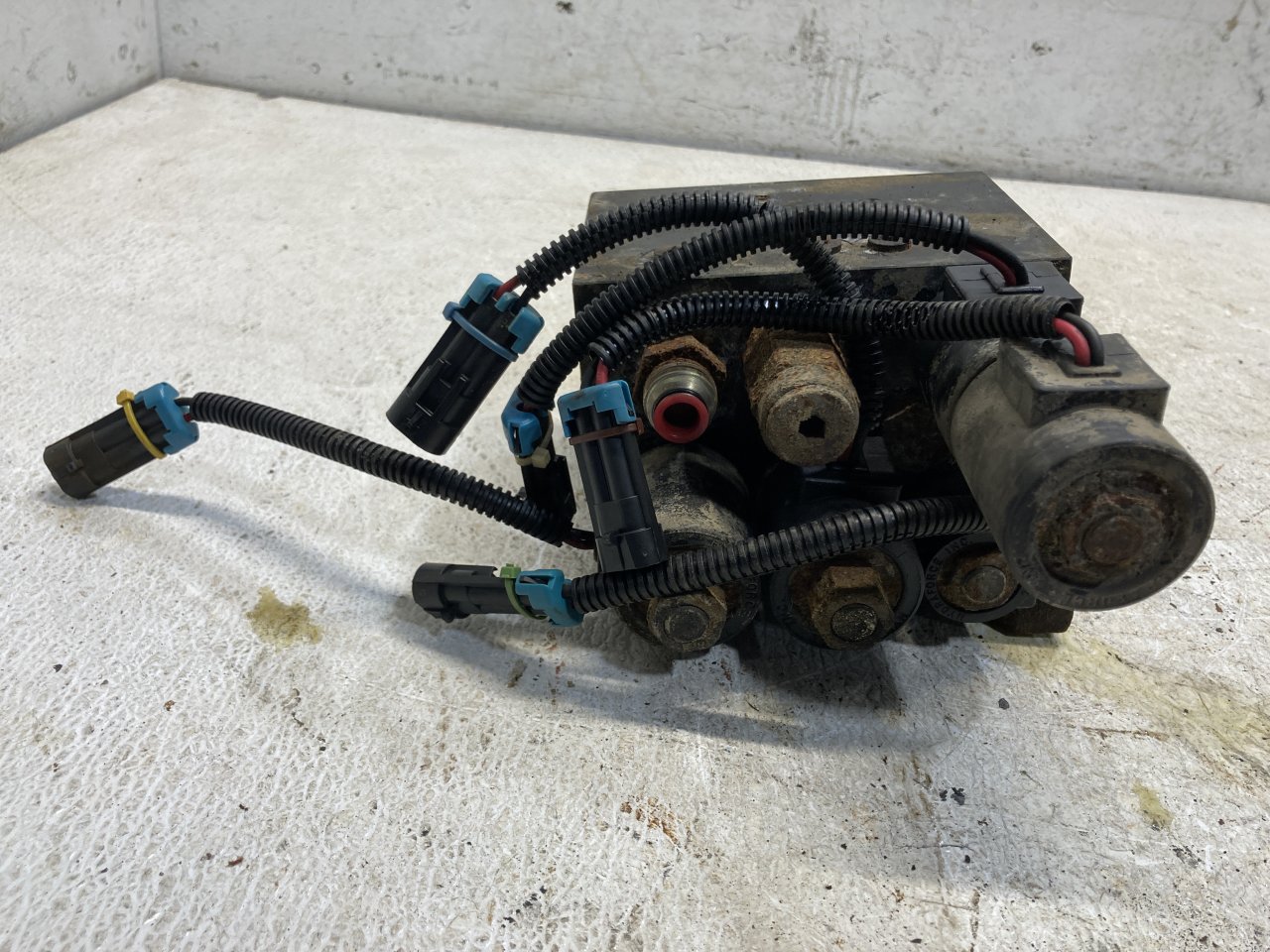 6669203 | Bobcat 873 Hydraulic Valve for Sale