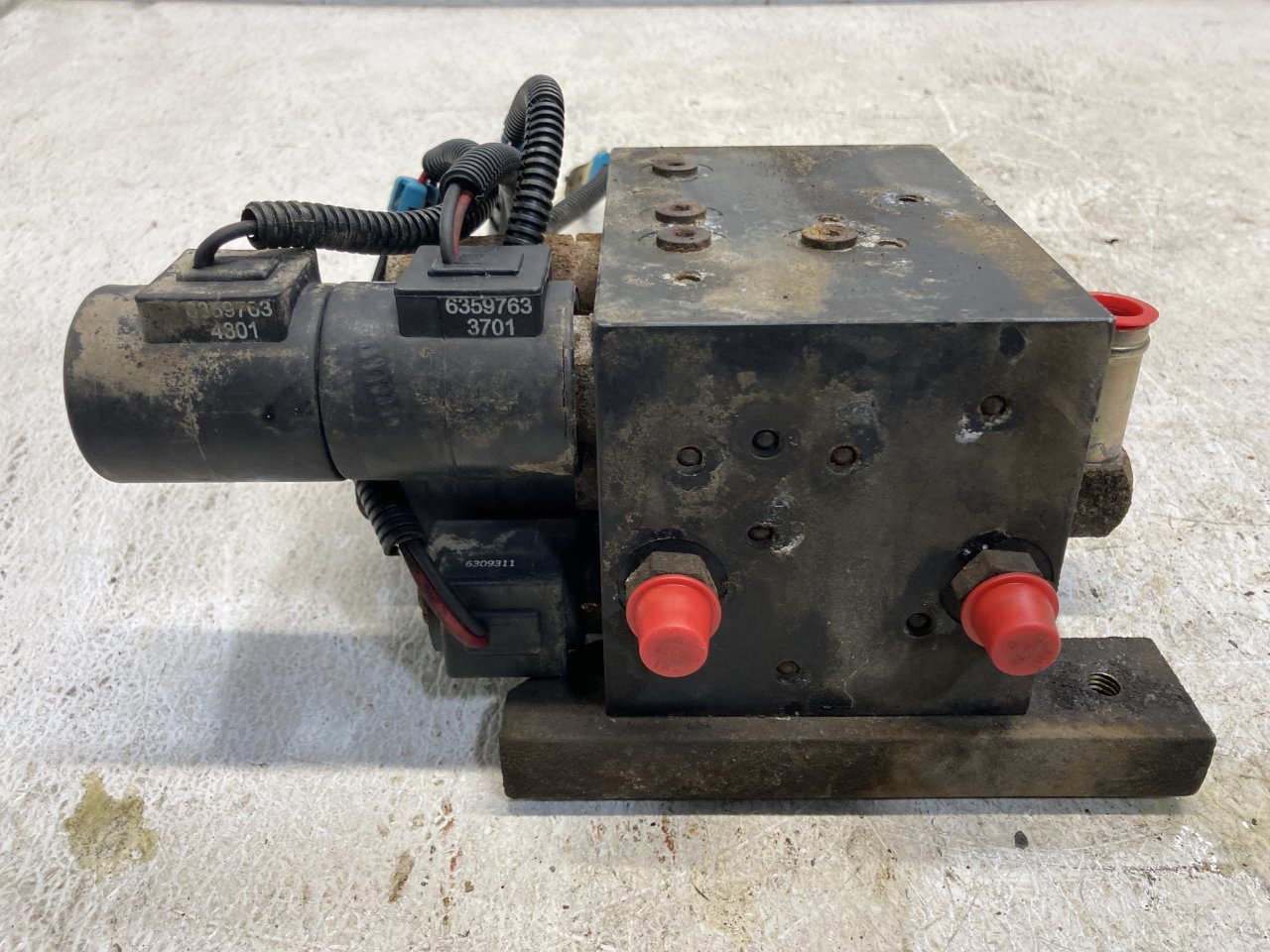 6669203 | Bobcat 873 Hydraulic Valve for Sale