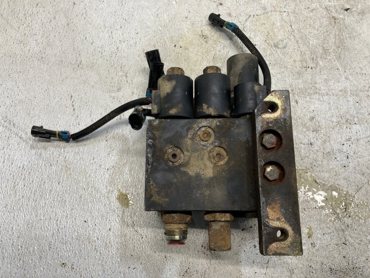 6669203 | Bobcat 873 Hydraulic Valve for Sale