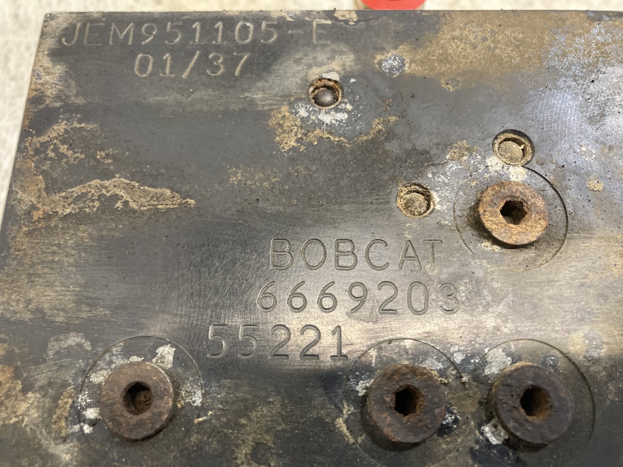 6669203 | Bobcat 873 Hydraulic Valve for Sale