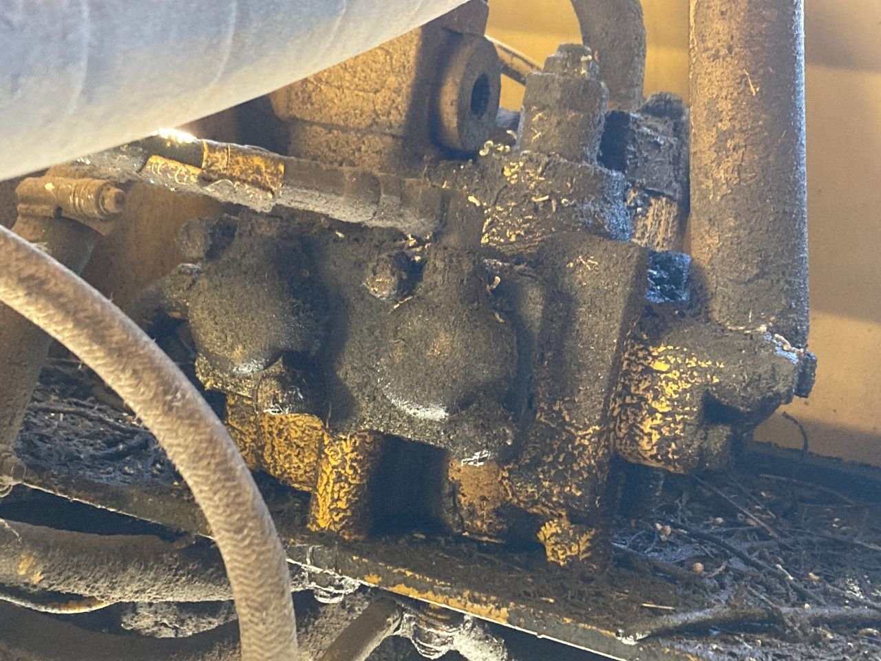 4T-2746 | CAT 950F Hydraulic Valve for Sale