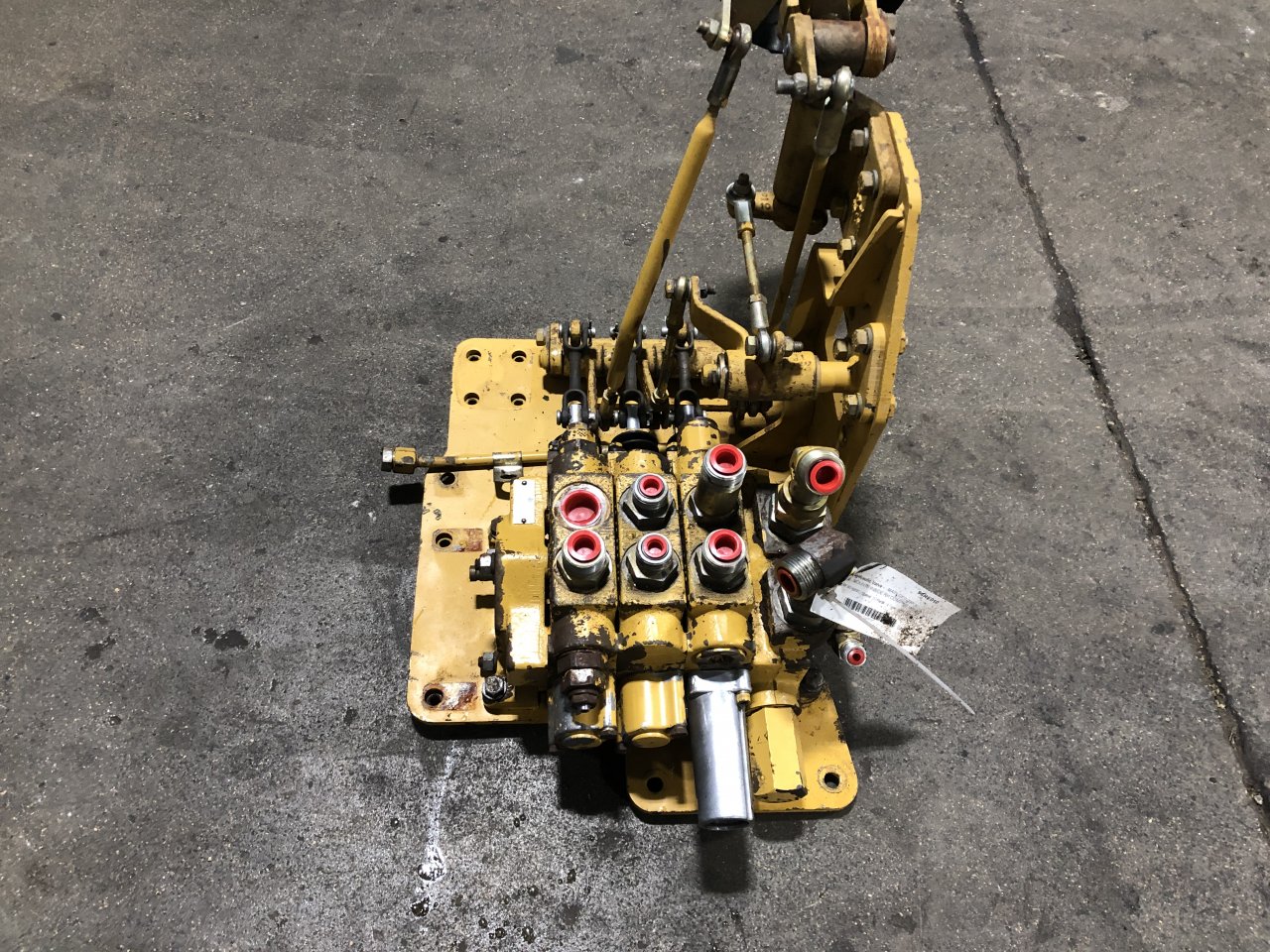 9T-9184 | CAT D4H II Hydraulic Valve for Sale