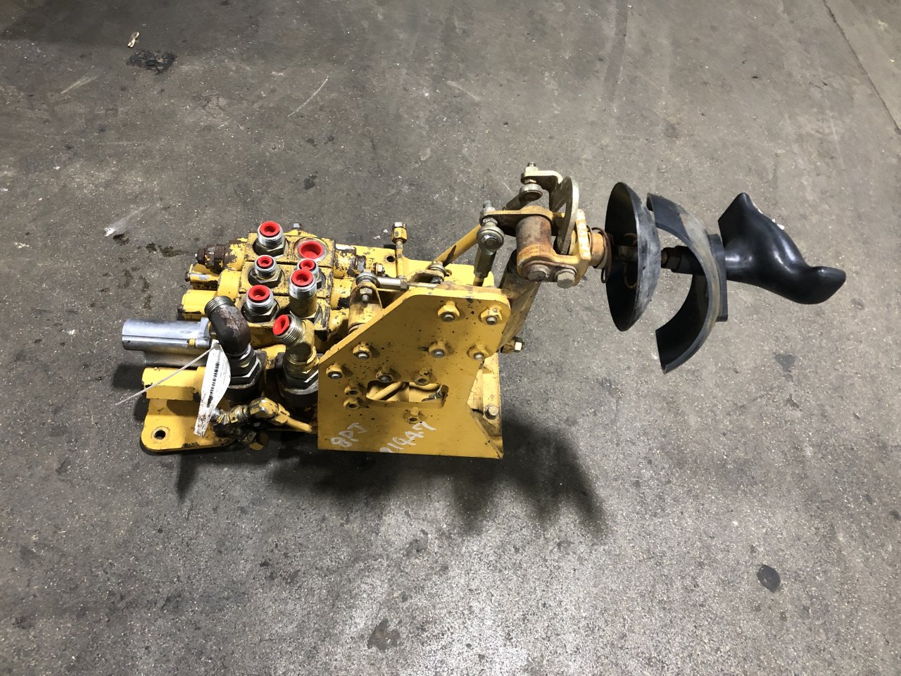 9T-9184 | CAT D4H II Hydraulic Valve for Sale