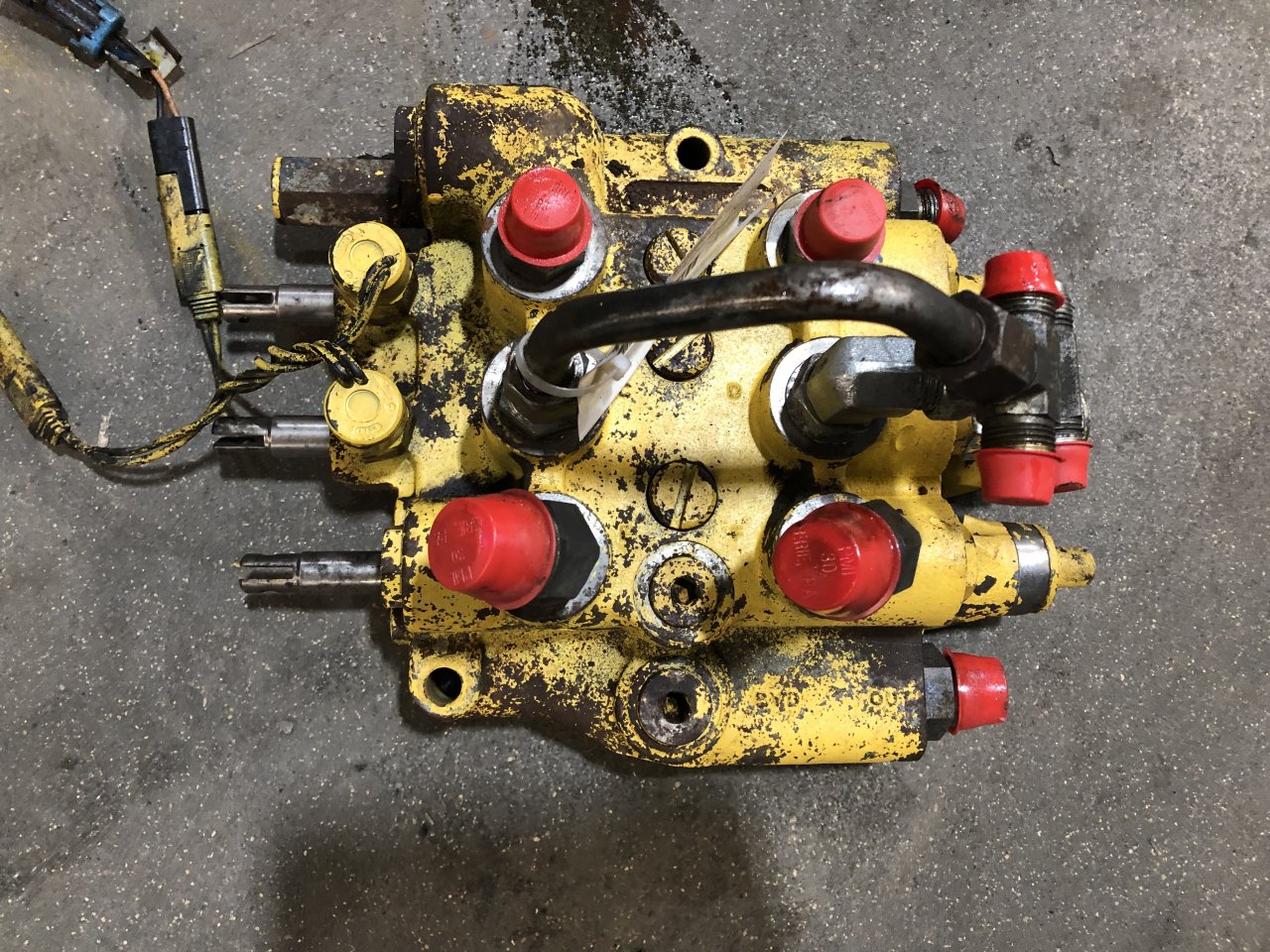86604770 | New Holland L175 Hydraulic Valve for Sale