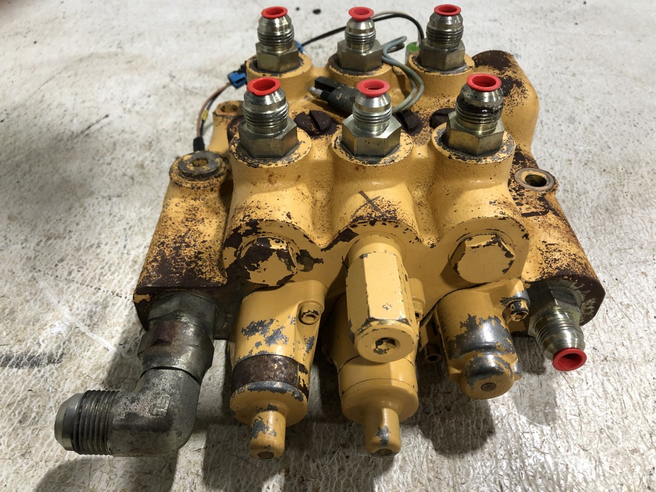 87357099 | New Holland LS170 Hydraulic Valve for Sale