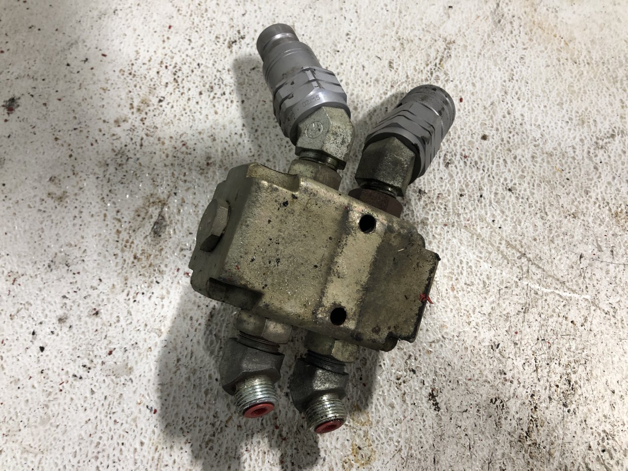 226-6494 | CAT TH580B Hydraulic Valve for Sale