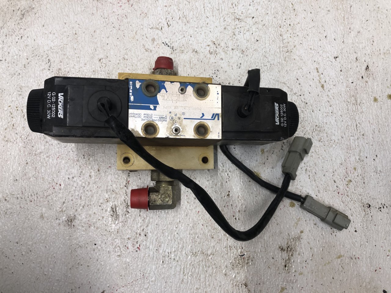 8I-6026 | CAT TH63 Hydraulic Valve for Sale