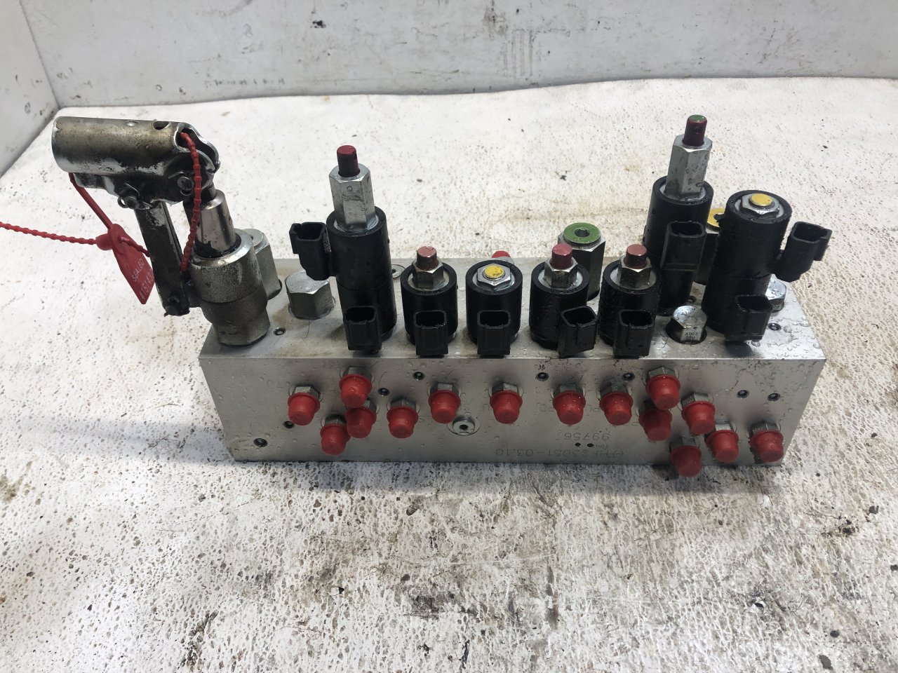 99756GT | Genie TZ-50 Hydraulic Valve for Sale