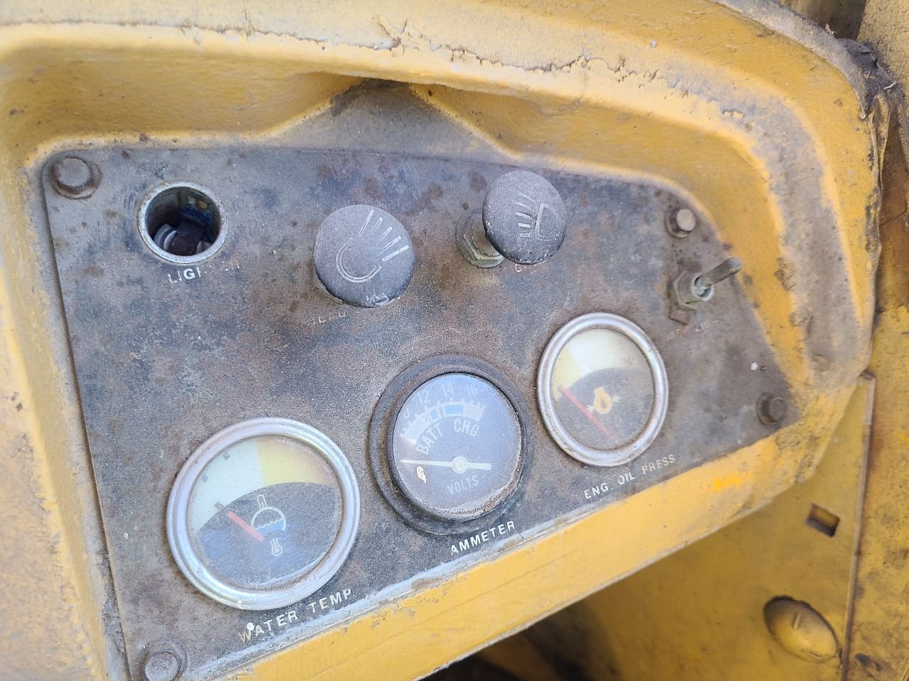 AT34574 | John Deere 544A Instrument Cluster for Sale